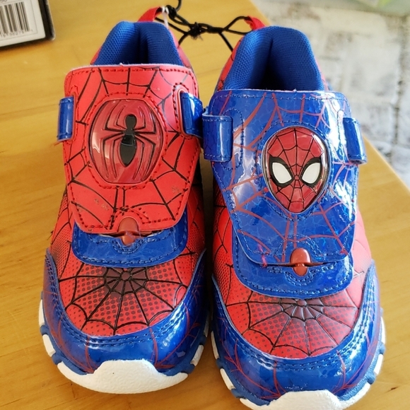 Spiderman | Shoes | Spiderman Sneakers That Light Up Front Changes ...